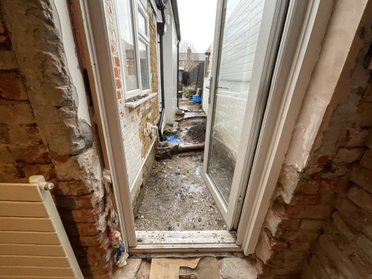 How would you level the ground in this side return? | Period Property UK