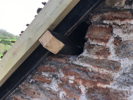 Gap between facia rafter and stone wall | Period Property UK